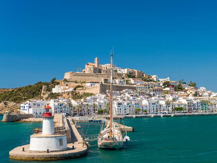 Crociere Isole Baleari: prezzi e offerte | Costa Crociere