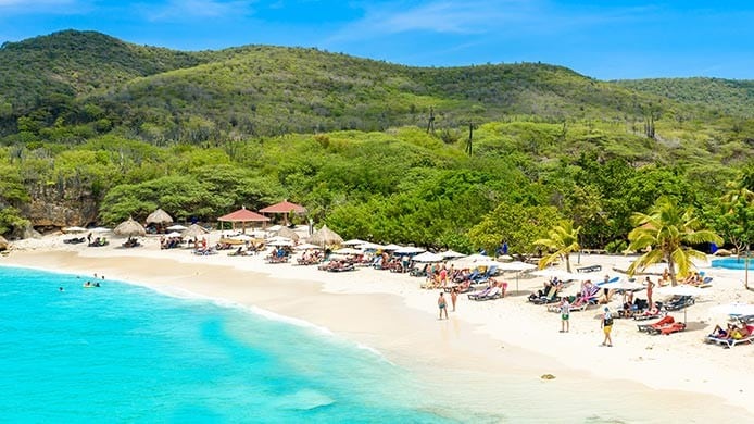 La spiaggia di Kenepa Beach a Curaçao | C-Magazine