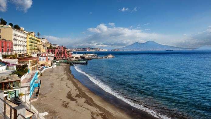 Le 15 spiagge più belle di Napoli e dintorni | Costa Crociere