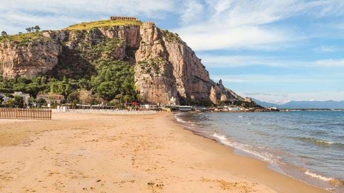 Le 15 spiagge più belle di Roma e dintorni | Costa Crociere