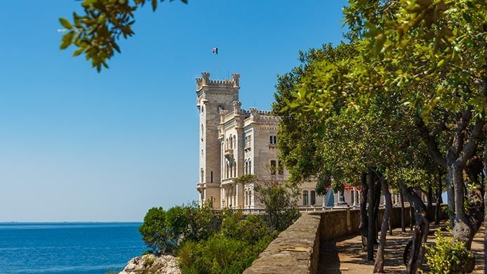 Castello di Miramare: storia e architettura | Costa Crociere