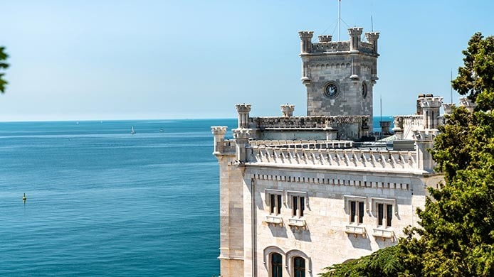Castello di Miramare: storia e architettura | Costa Crociere