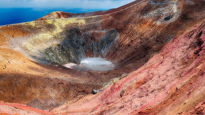 La nera dell'Eolie, mini tour dell'isola di Vulcano | C-Magazine