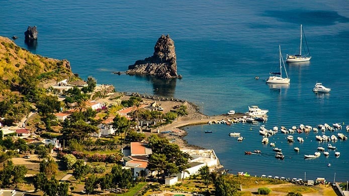 La nera dell'Eolie, mini tour dell'isola di Vulcano | C-Magazine